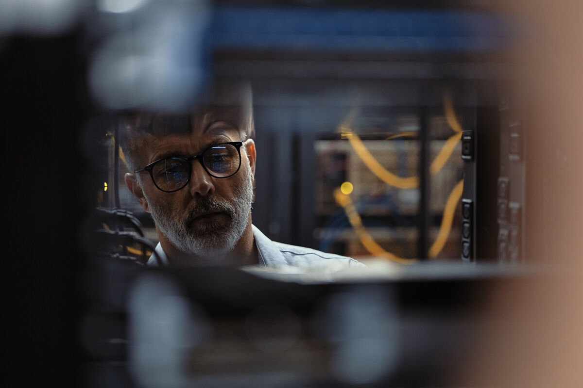 Planung, Bau & Betrieb von Rechenzentren und IT-Infrastrukturen | DeRZ ...